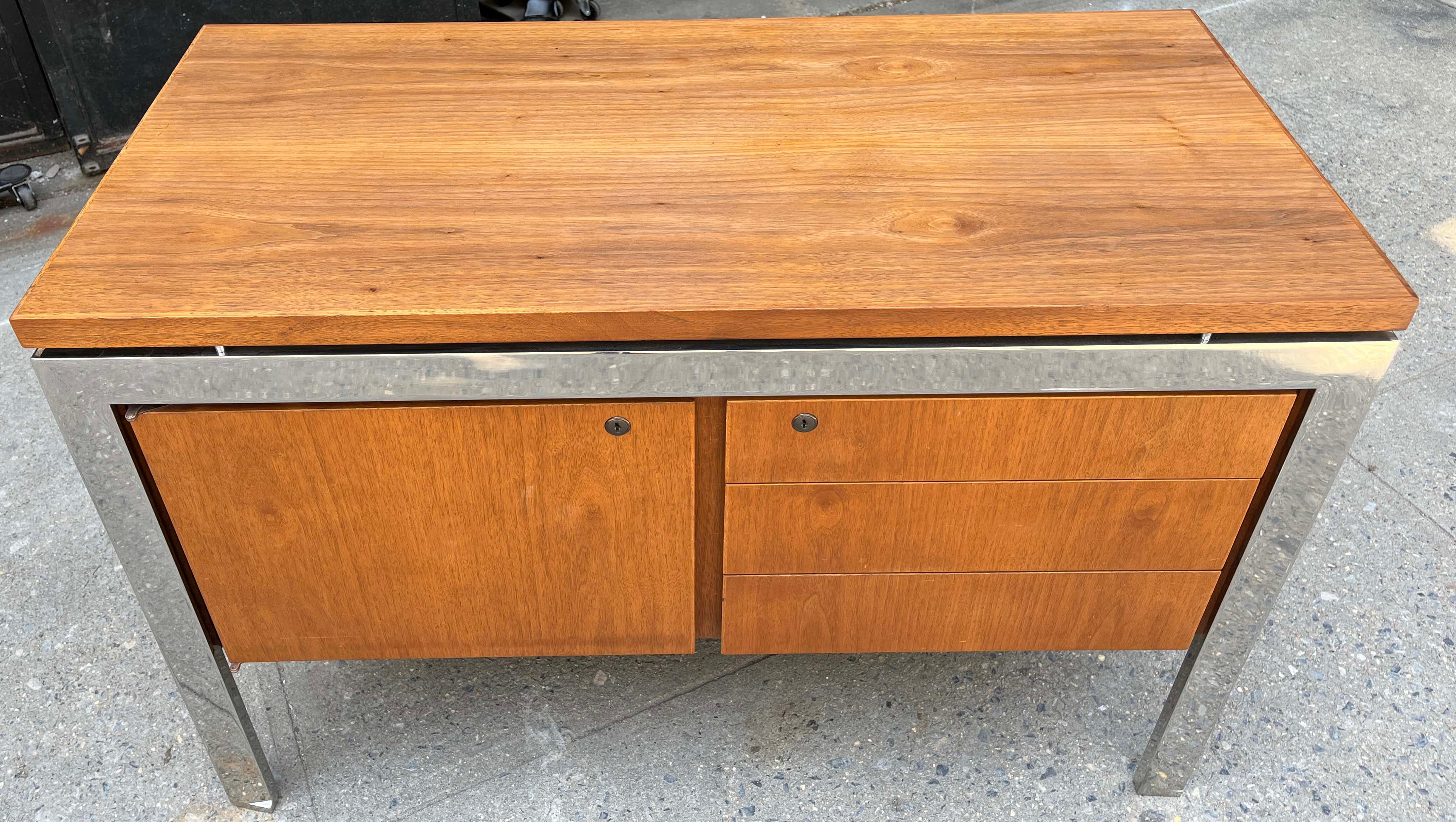 Leon Rosen for Pace Collection Chrome and Wood Credenza For Sale at 1stDibs