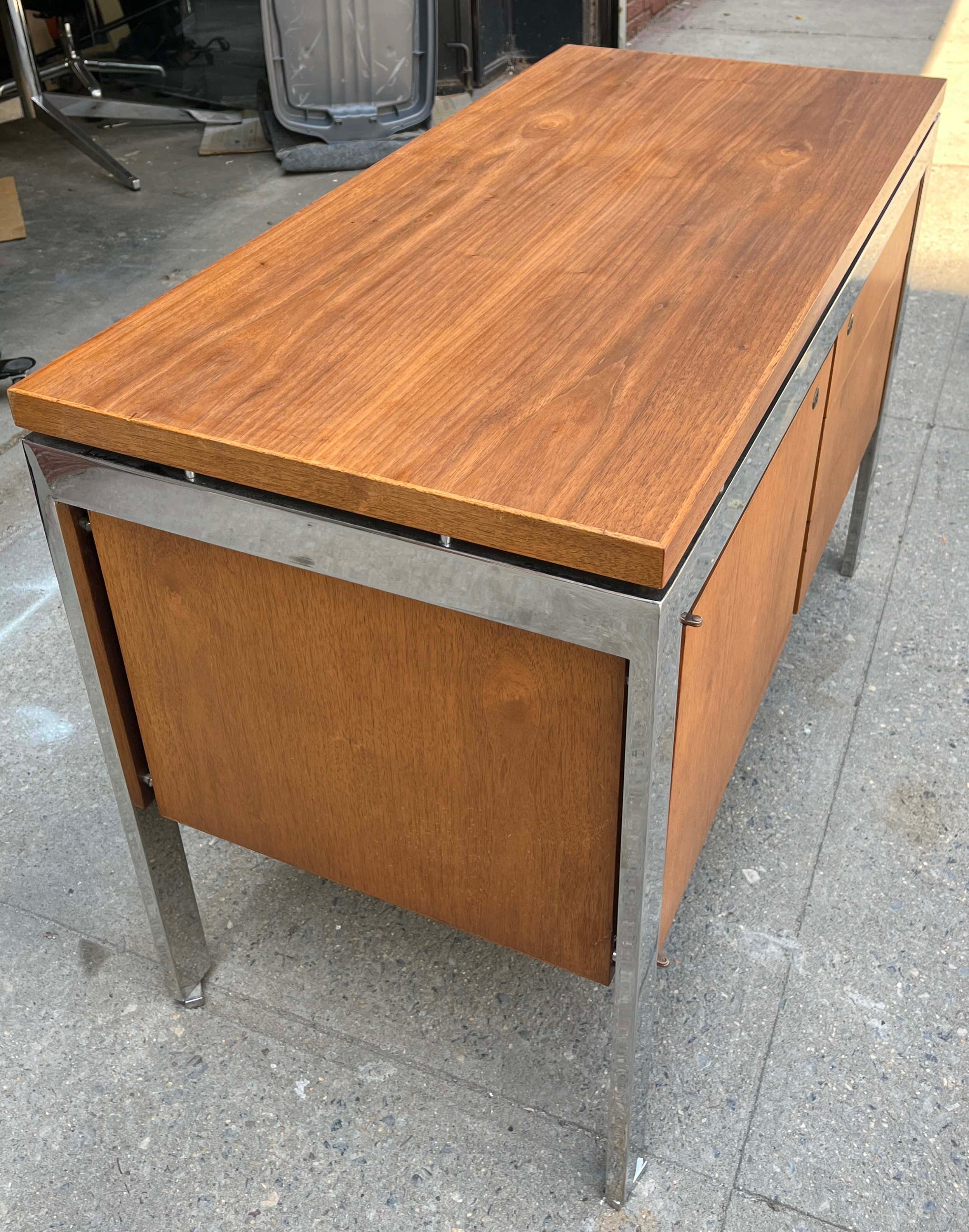 Leon Rosen for Pace Collection Chrome and Wood Credenza For Sale at 1stDibs