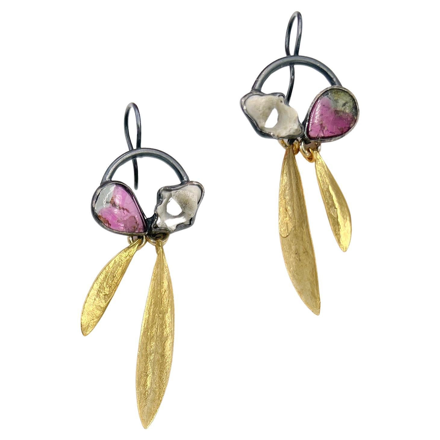 Medium Gold Serpentine Earrings For Sale at 1stDibs