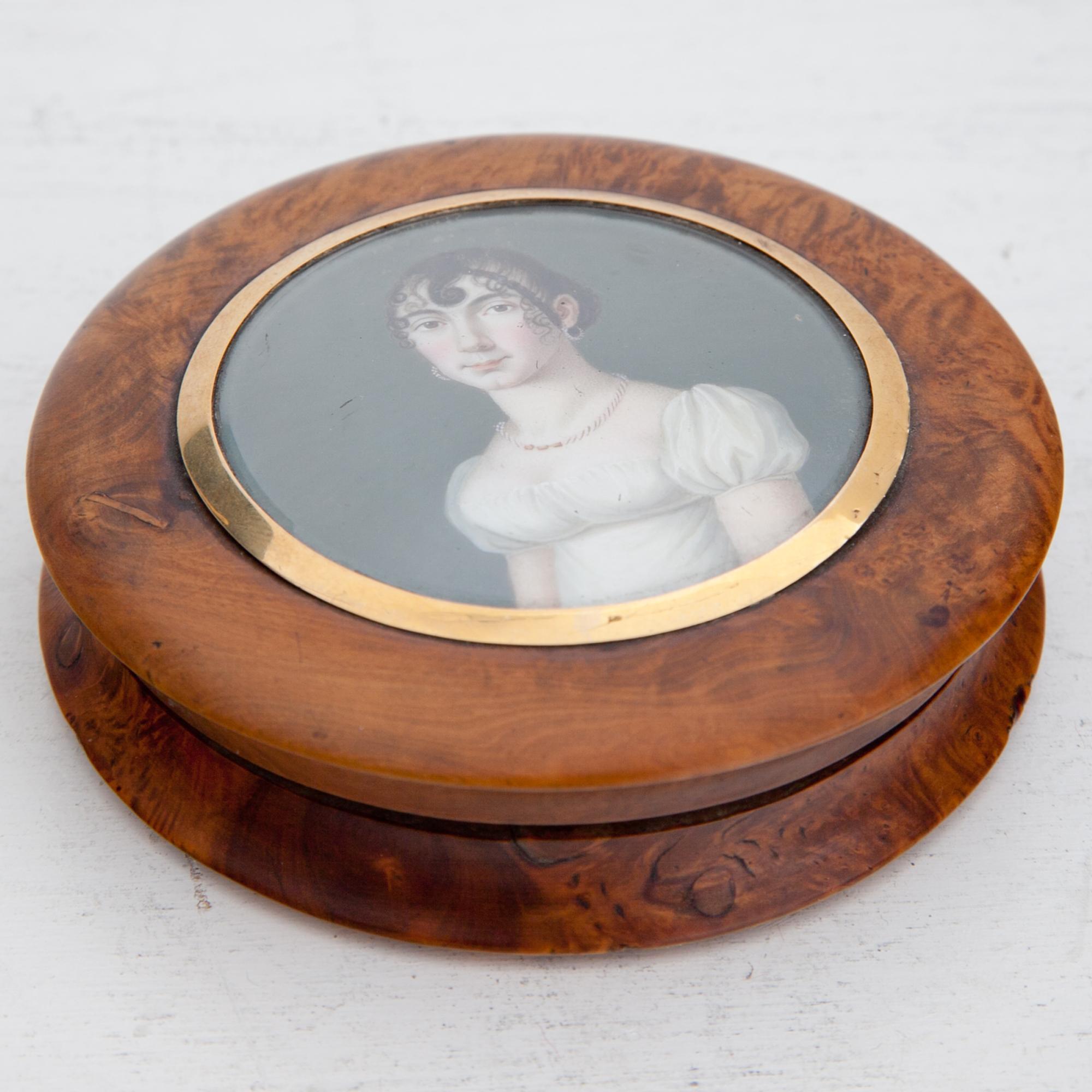Lidded Box, circa 1800 For Sale at 1stDibs