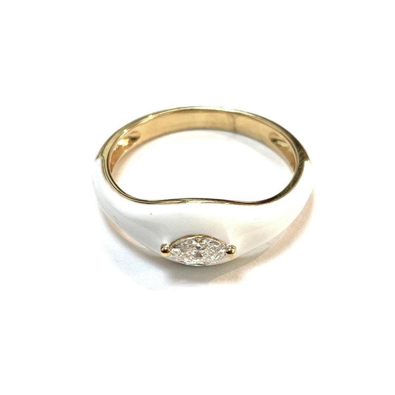 Lightweight 18k Yellow Gold Enamel Diamond Ring For Sale at 1stDibs