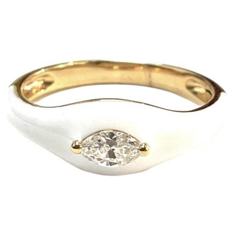 Lightweight 18k Yellow Gold Enamel Diamond Ring For Sale at 1stDibs