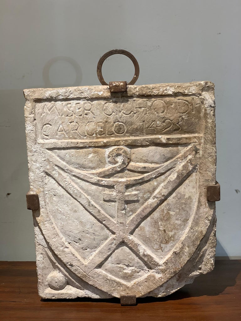 Limestone Coat of Arms, End of 15th Century For Sale at 1stDibs