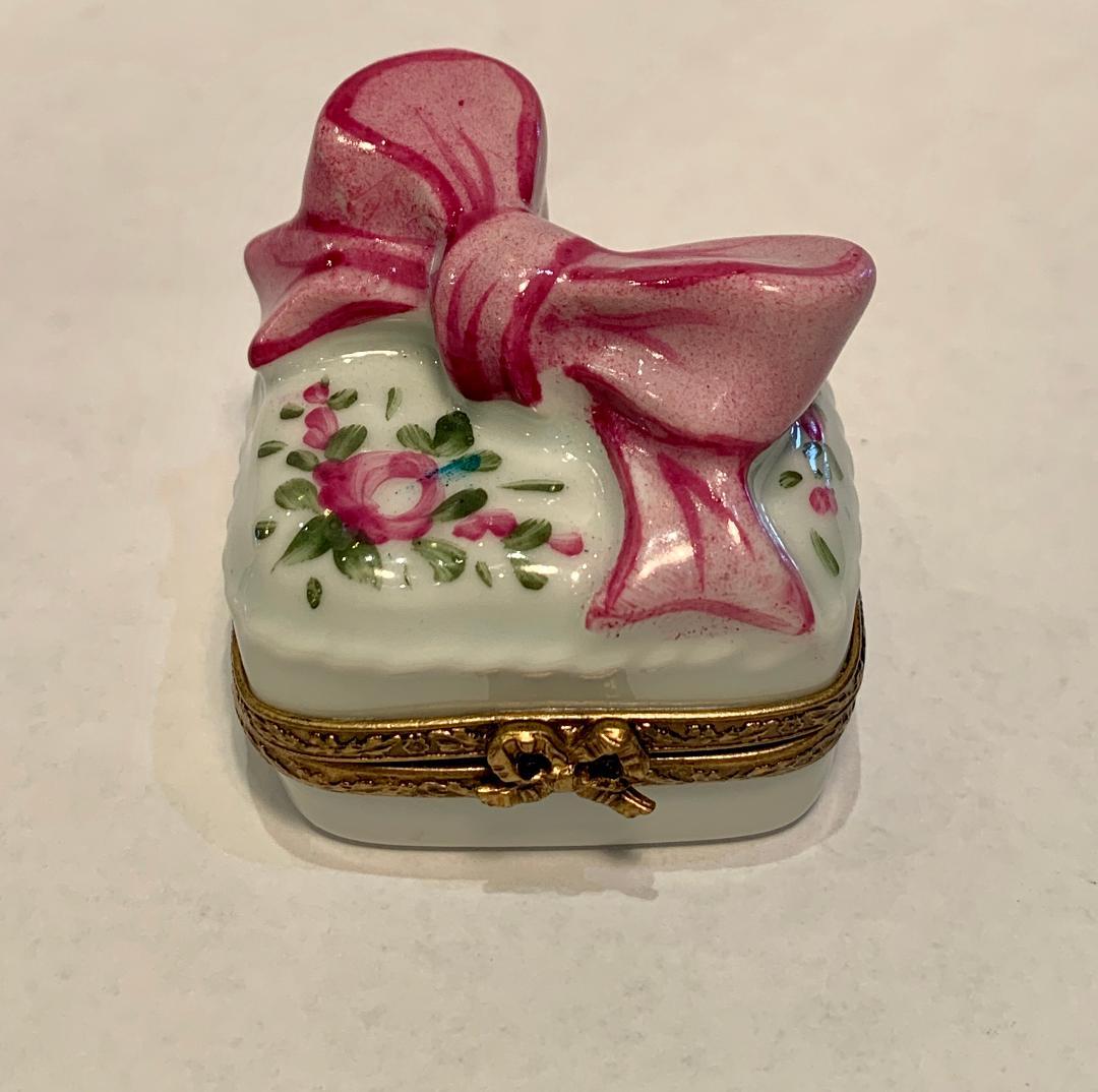 Limoges France Hand Painted "Gift Wrapped Present" Bow Top Porcelain ...