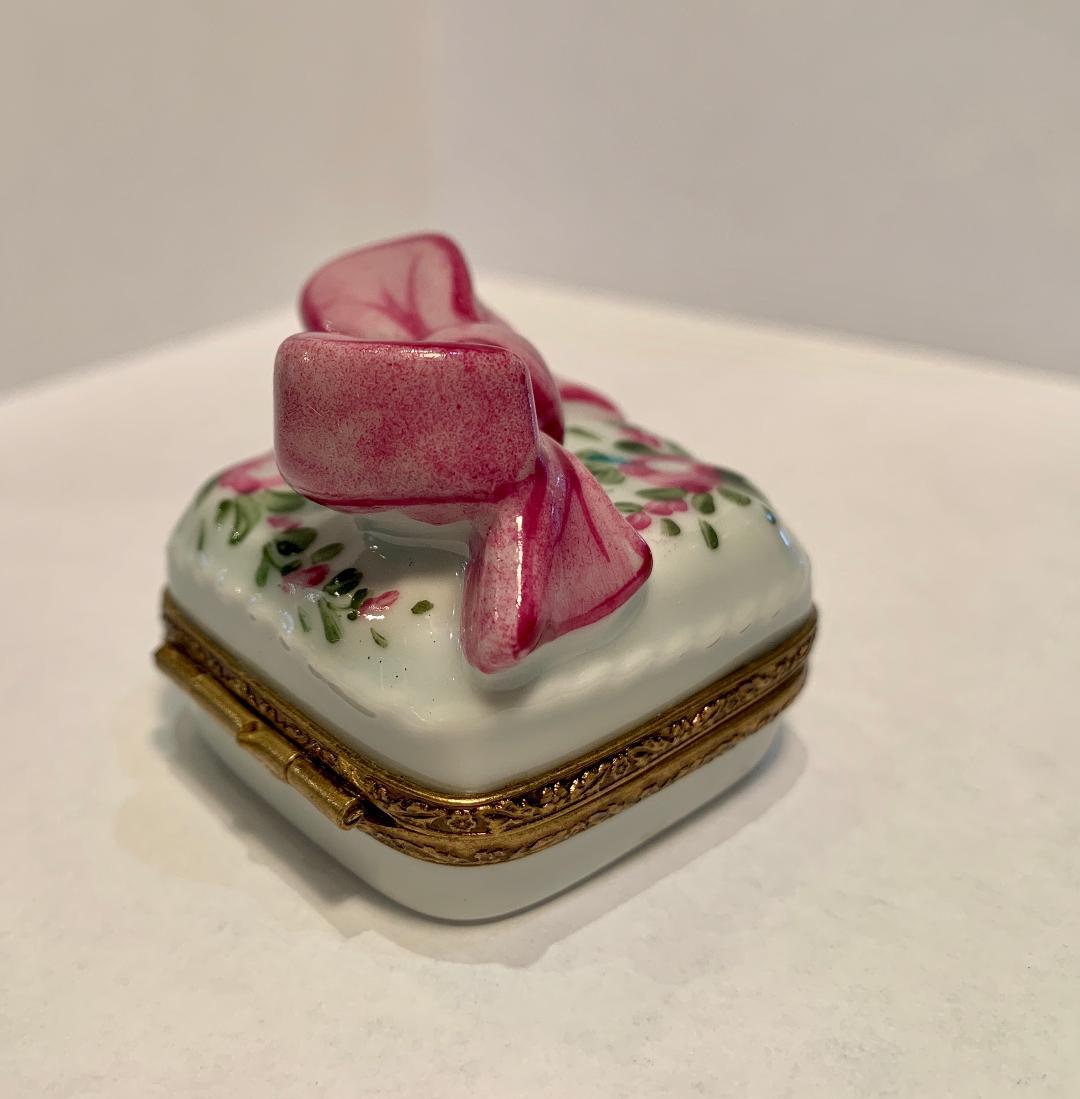 Limoges France Hand Painted "Gift Wrapped Present" Bow Top Porcelain ...