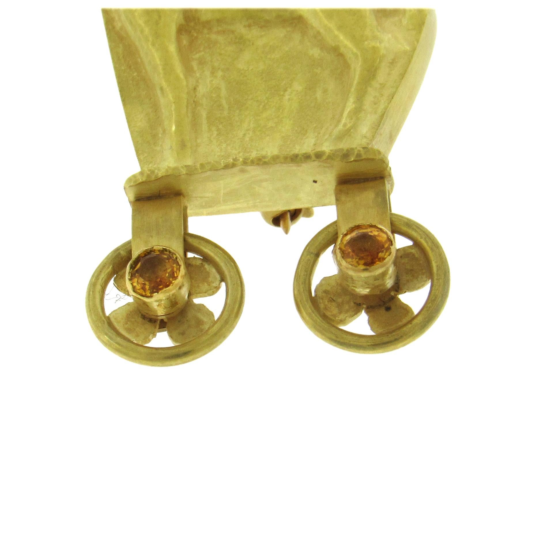 Linda Kindler Priest: Repoussé Giraffe Brooch For Sale at 1stDibs