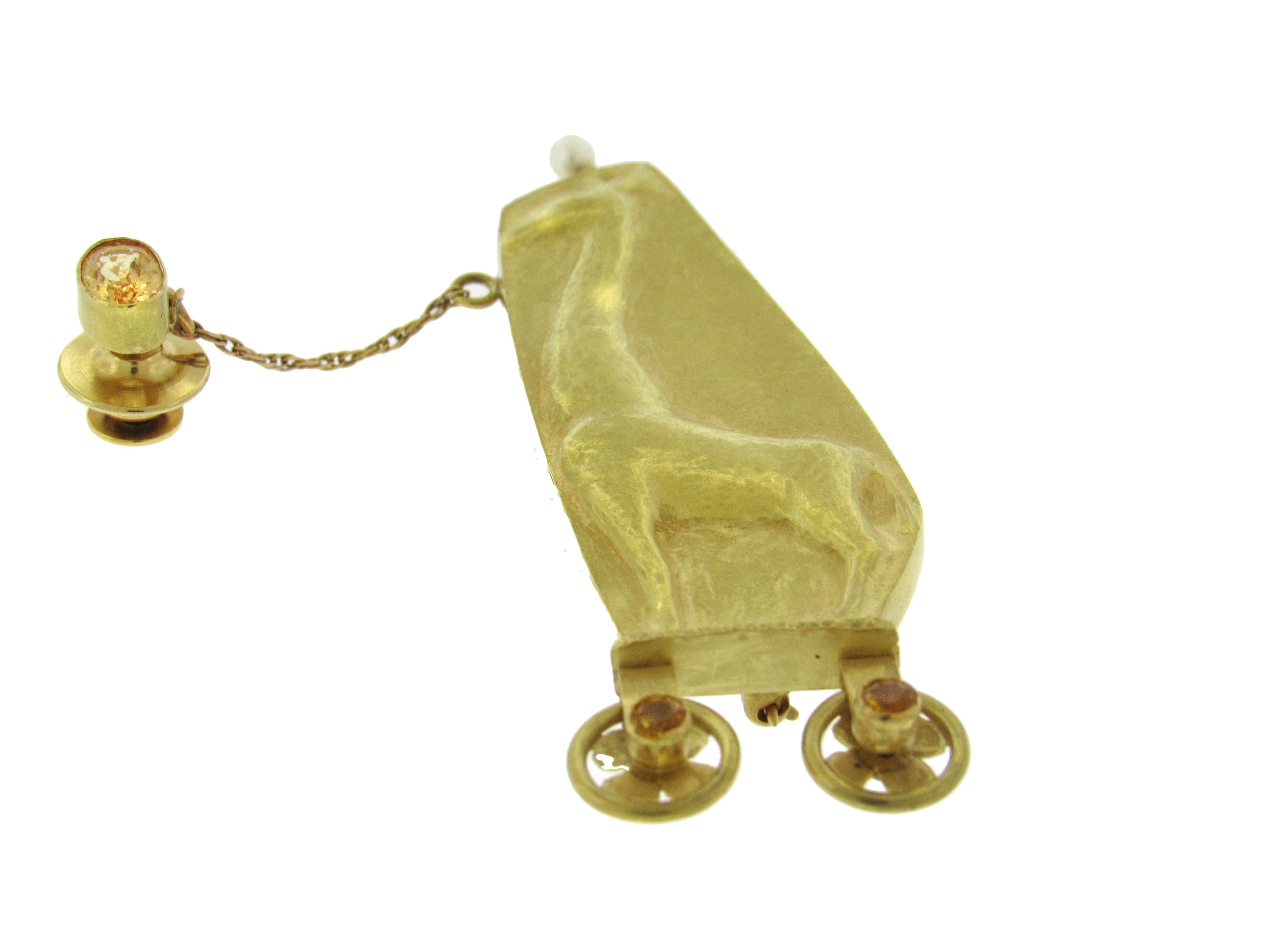 Linda Kindler Priest: Repoussé Giraffe Brooch For Sale at 1stDibs