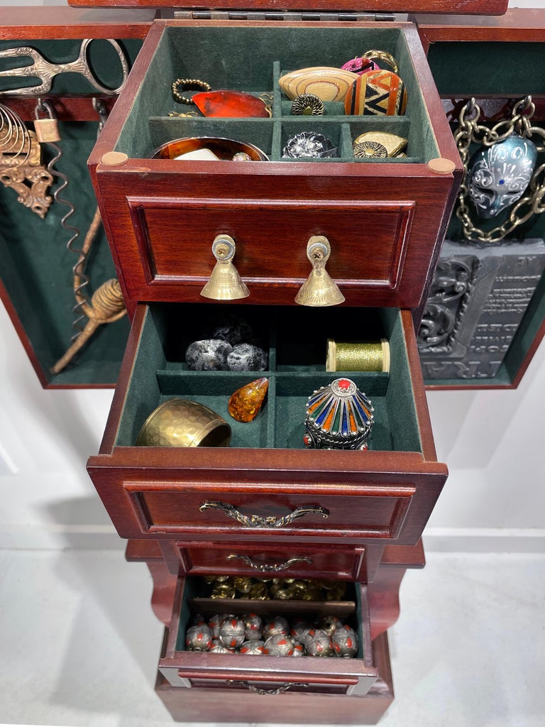 Linda Stein - Moments 1130 - Cabinet of Curiosities, Wunderkammer ...