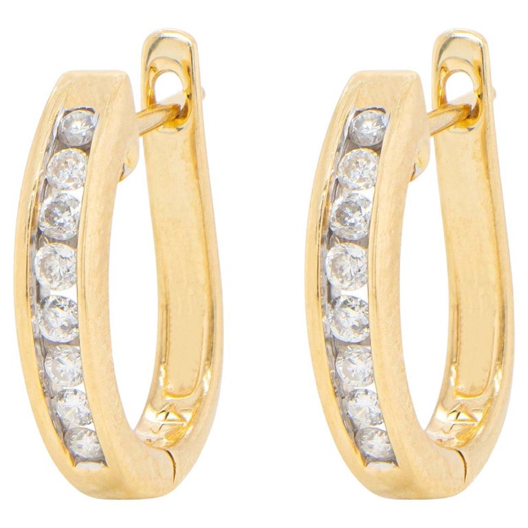 Little Hoop Earrings Set with 16 Diamonds 0.40 Carats For Sale at 1stDibs
