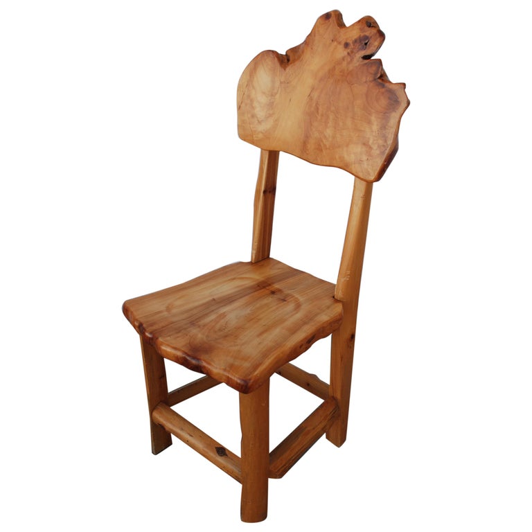 Chaise d'appoint en bois organique de forme libre à bord vif, en bois ...