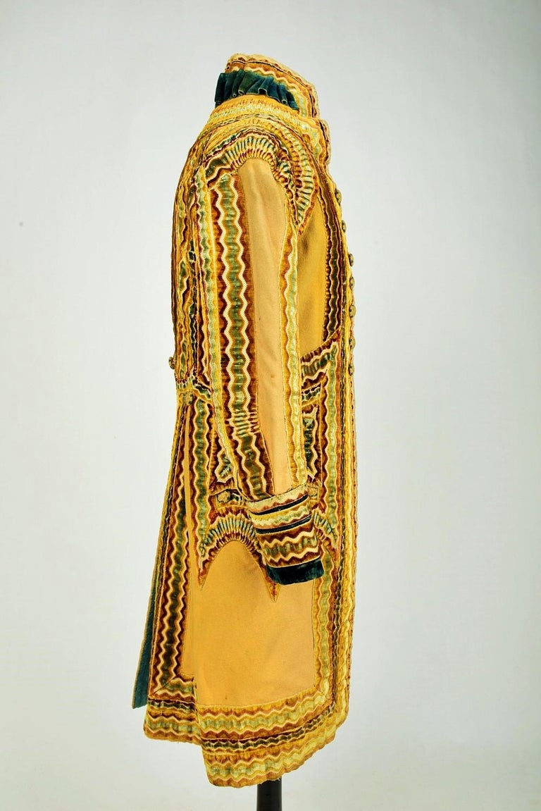 Livery habit in woolen cloth and embossed velvet - England Early 19th ...