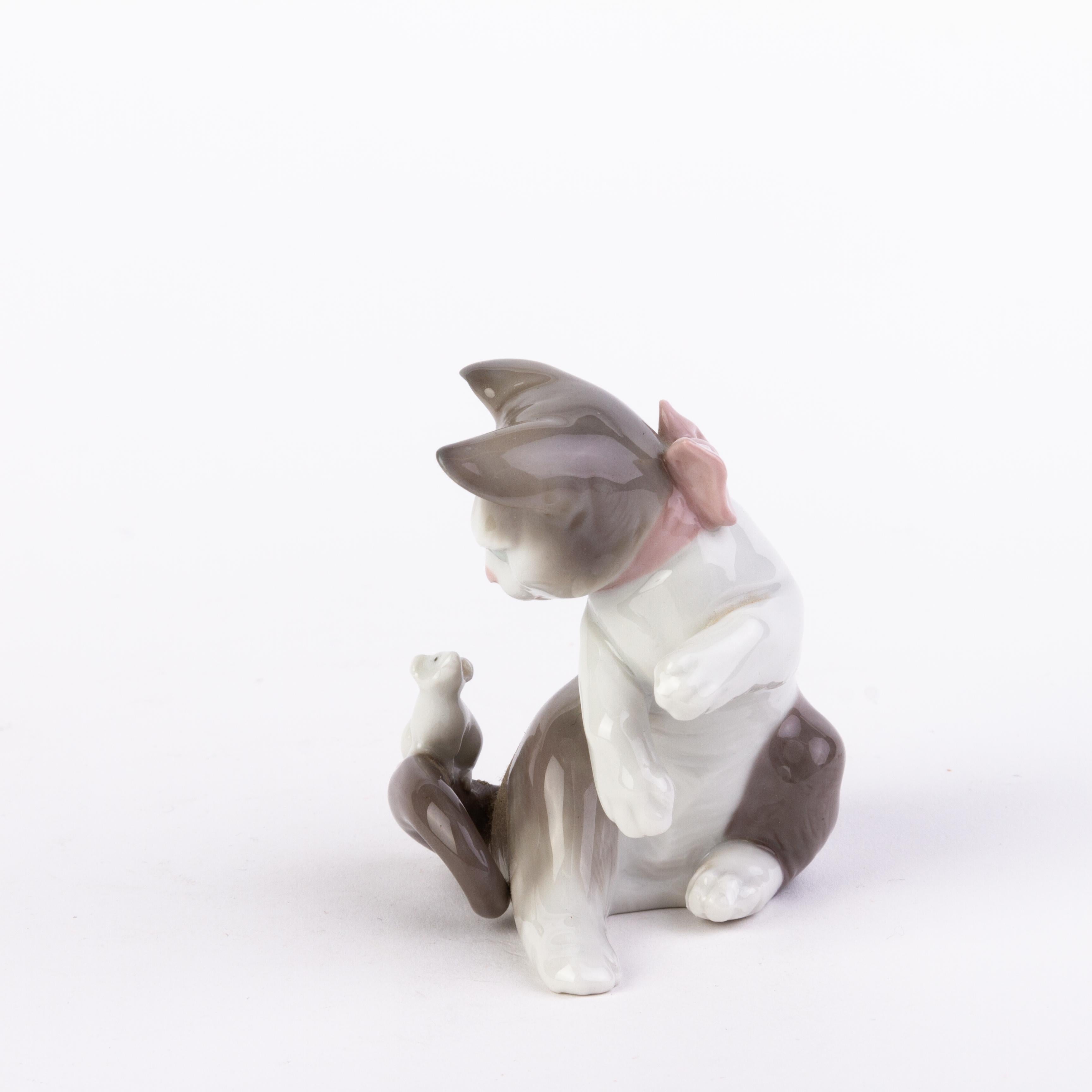 Lladro Fine Porcelain Sculpture Figure "Cat and Mouse" 5236 For Sale at ...