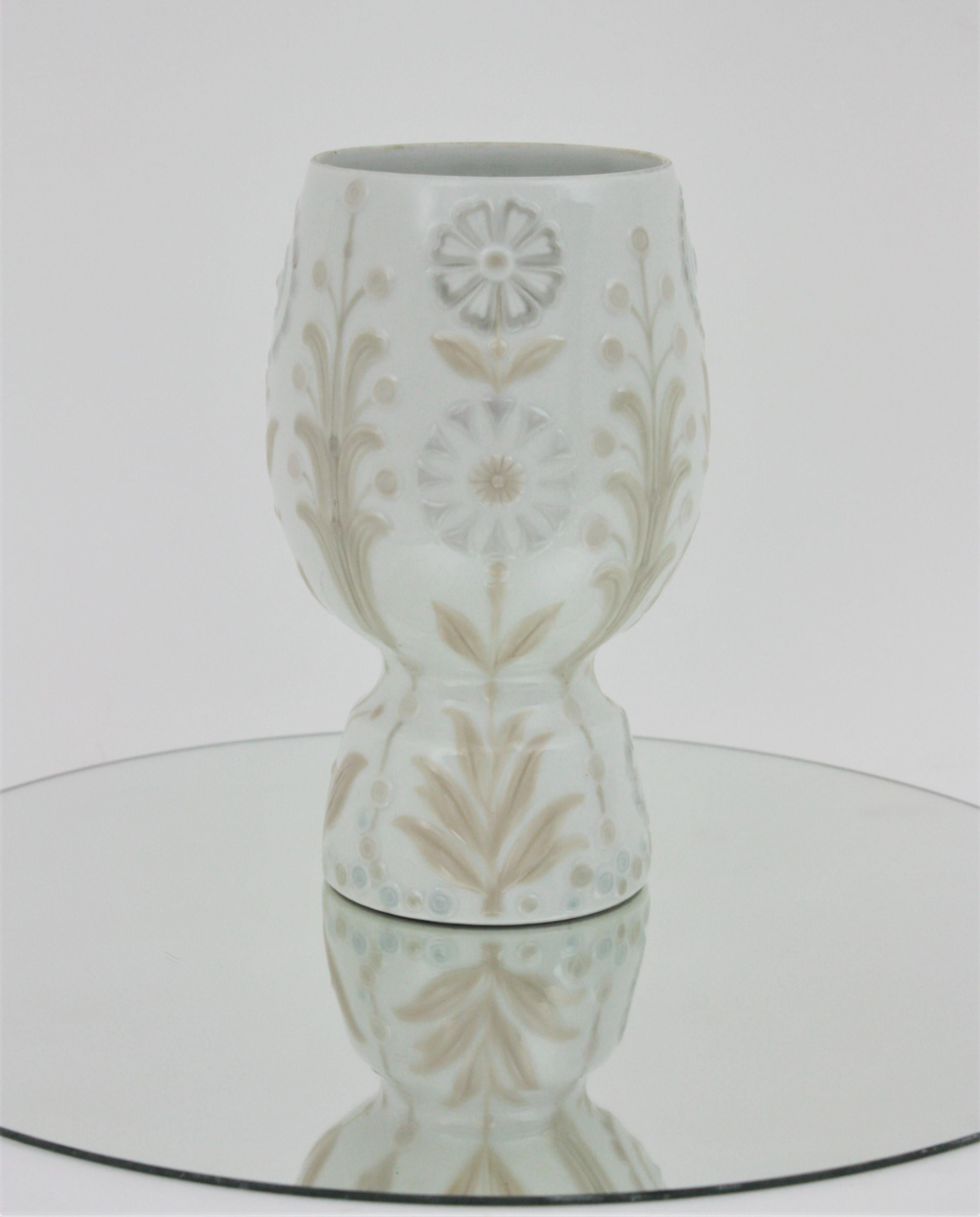 Lladro Porcelain Floral Vase, 1970s at 1stDibs | lladro vase