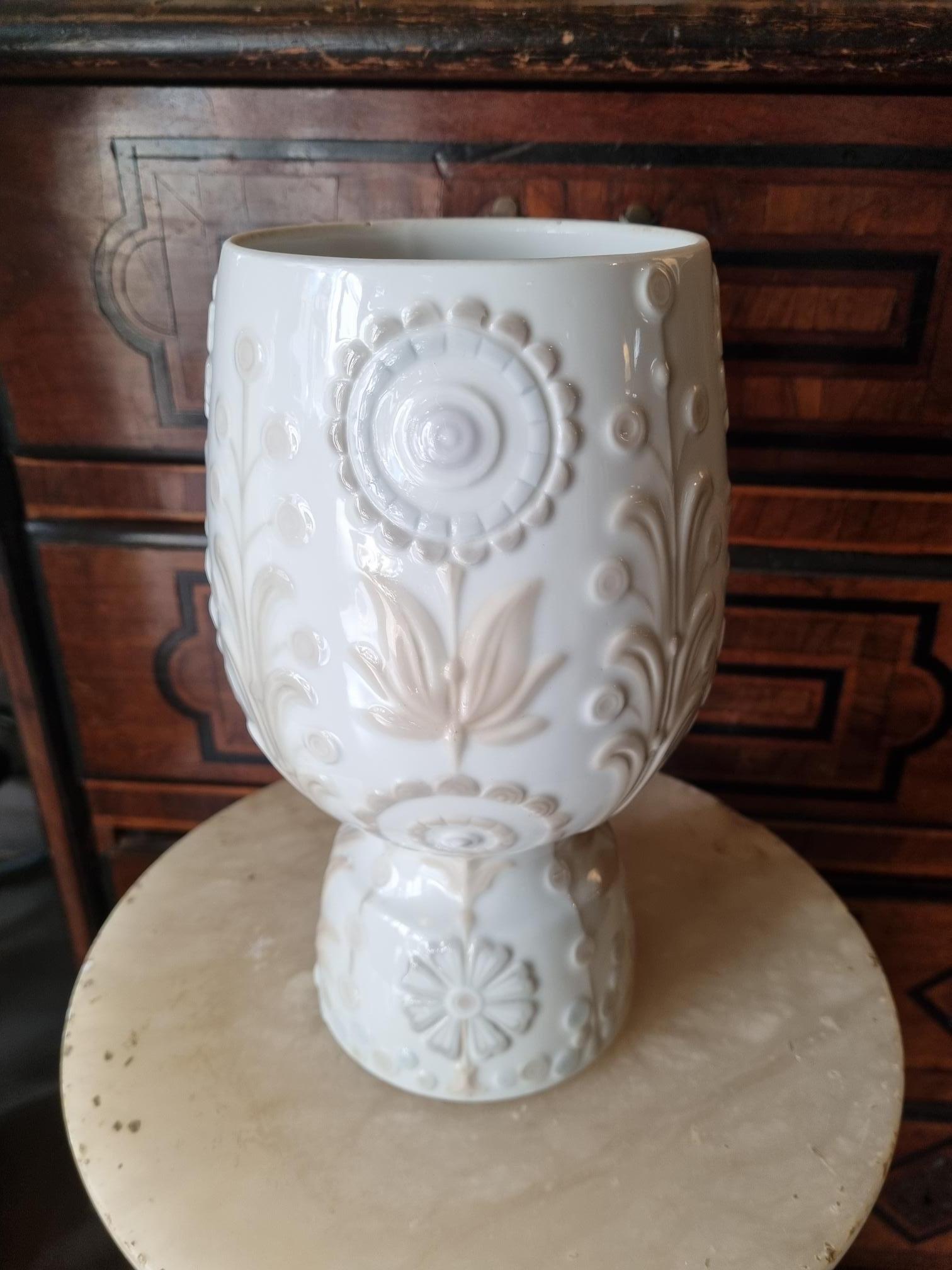 Lladro Porcelain Floral Vase, 1970s at 1stDibs | lladro vase