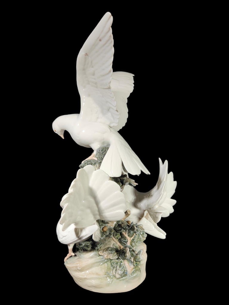 Lladro Porcelain Sculpture with Doves For Sale at 1stDibs