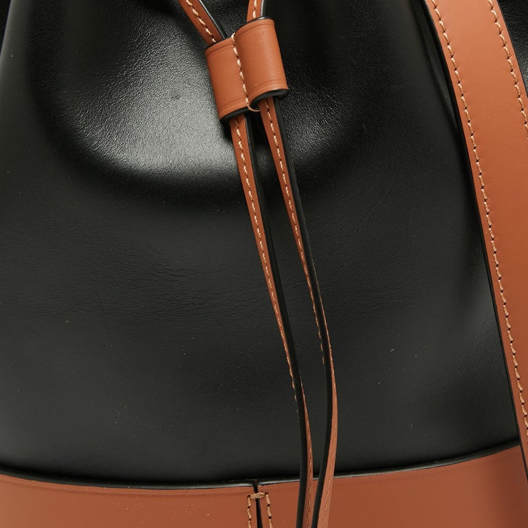 Loewe Black/Tan Leather Balloon Drawstring Bucket Bag at 1stDibs