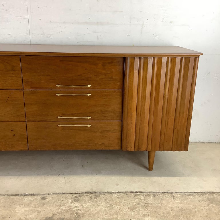 Long and Low MCM Walnut Nine Drawer Dresser For Sale at 1stDibs