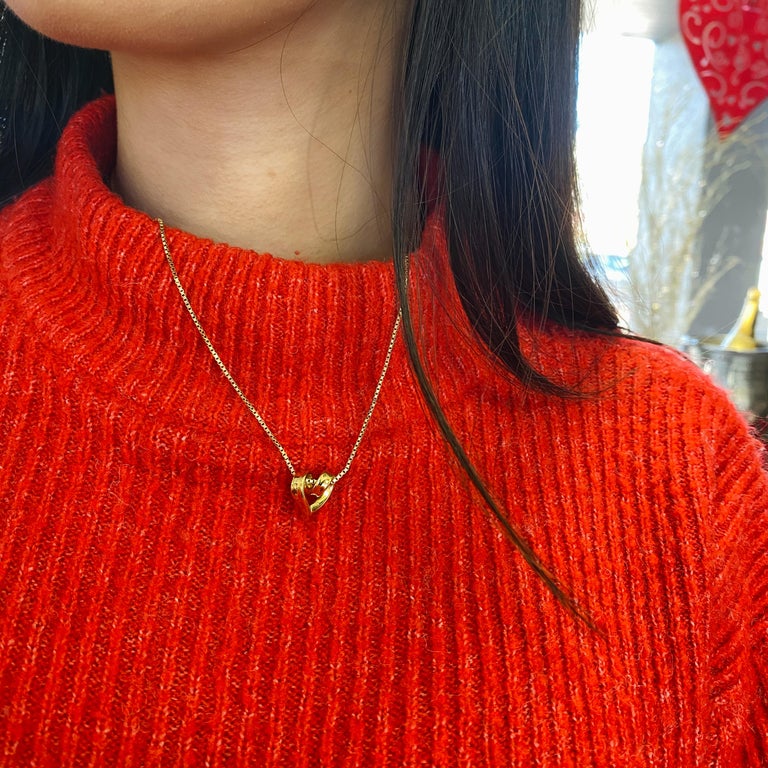 Vintage Ribbon Heart Loop Pendant in 14K Yellow Gold with 18.5-inch Box ...