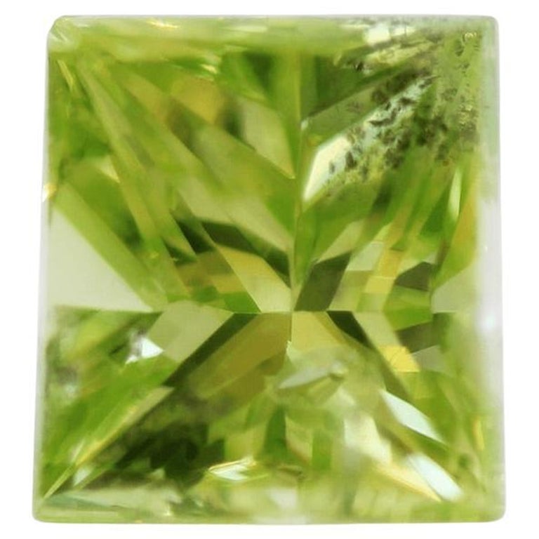Loose GIA Certified 0.92 Carat Fancy Natural Green Rectangular Diamond ...
