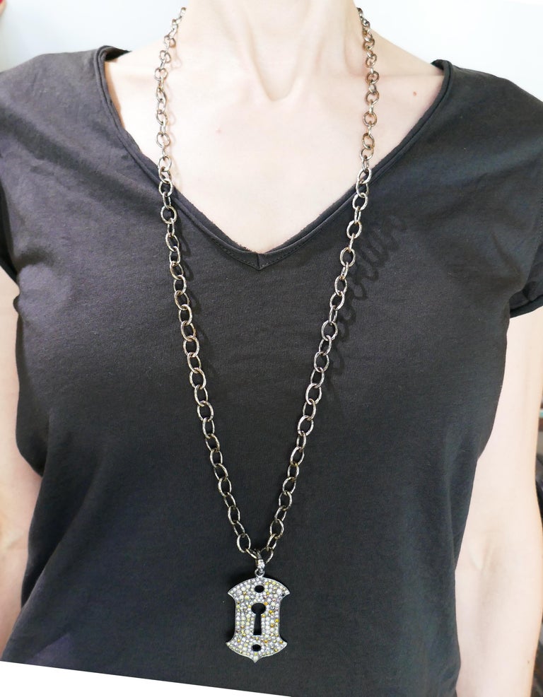 Loree Rodkin Diamond Gold Keyhole Pendant Necklace on Chain For Sale at ...