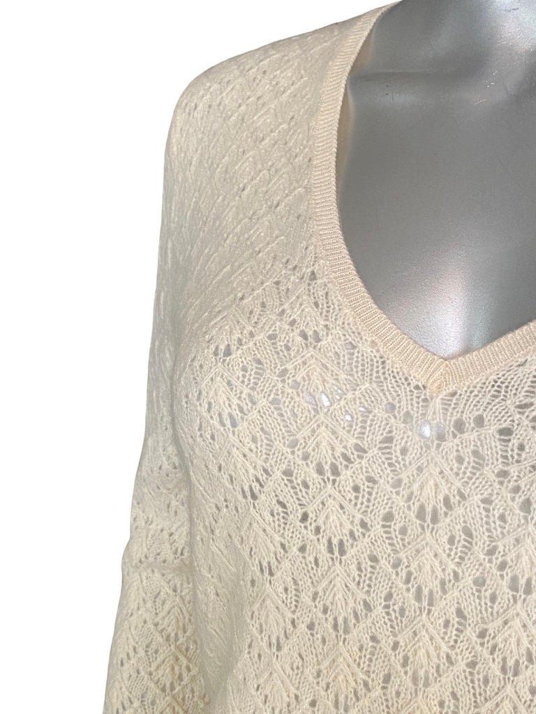 Loro Piana V-Neck Cashmere Open Work Pullover Sweater, Italy. Size M For Sale at 1stDibs