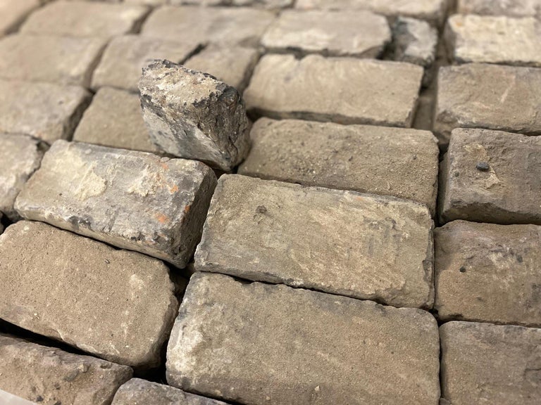 Lot of 1000 Black Reclaimed Firebricks at 1stDibs