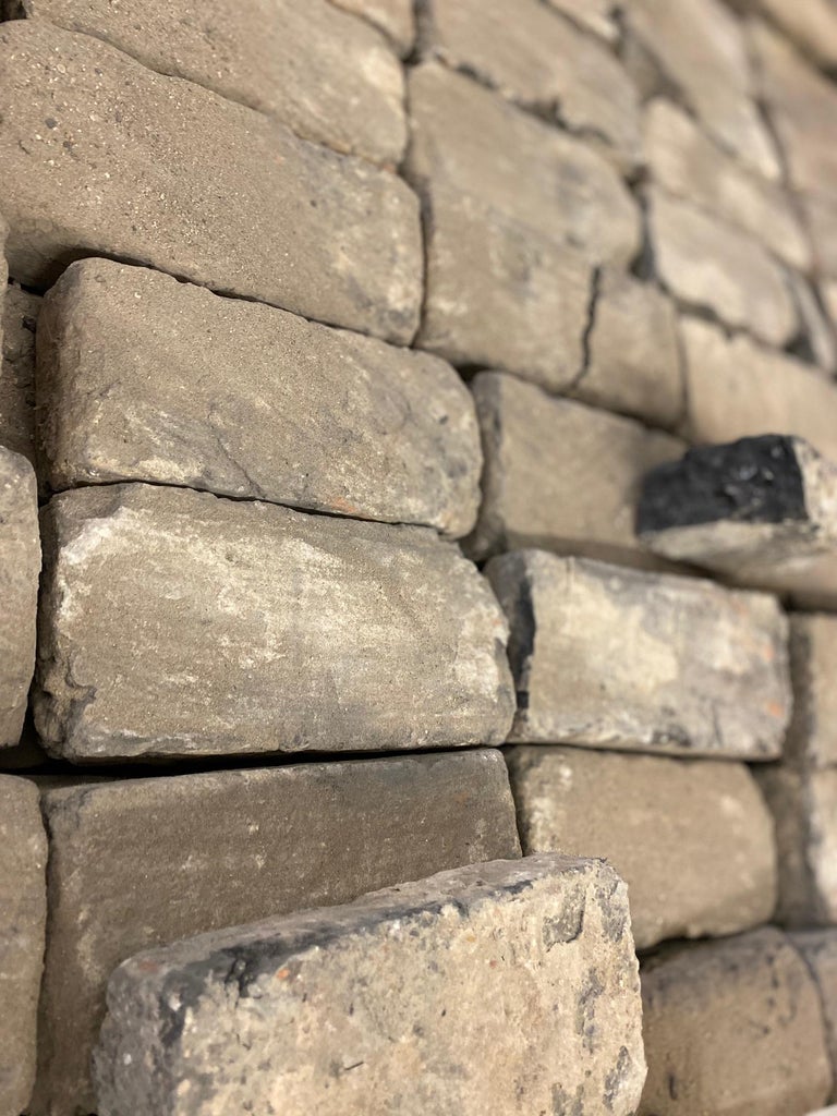 Lot of 1000 Black Reclaimed Firebricks at 1stDibs