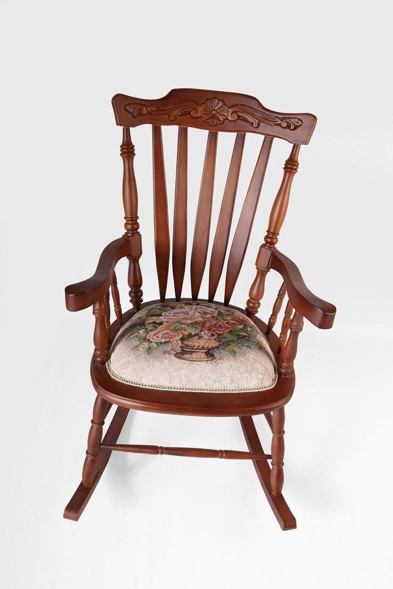Louis Classic Engraved Rocking Chair, 20th Century For Sale at 1stDibs