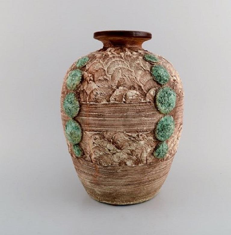 Deux grands vases en céramique émaillée de Louis Dage, céramiste ...