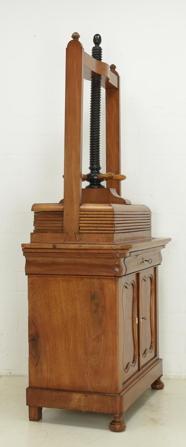 Louis Philippe Chest of Drawers with Laundry Press / Spindle Press ...