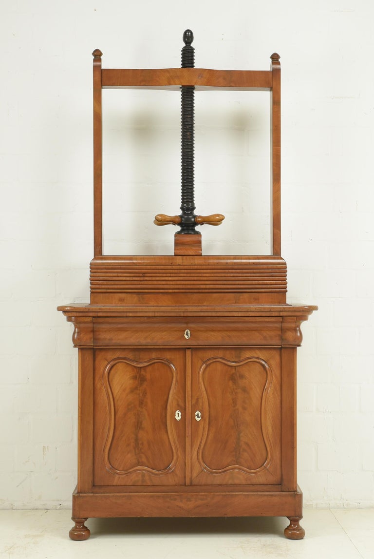 Louis Philippe Chest of Drawers with Laundry Press / Spindle Press ...