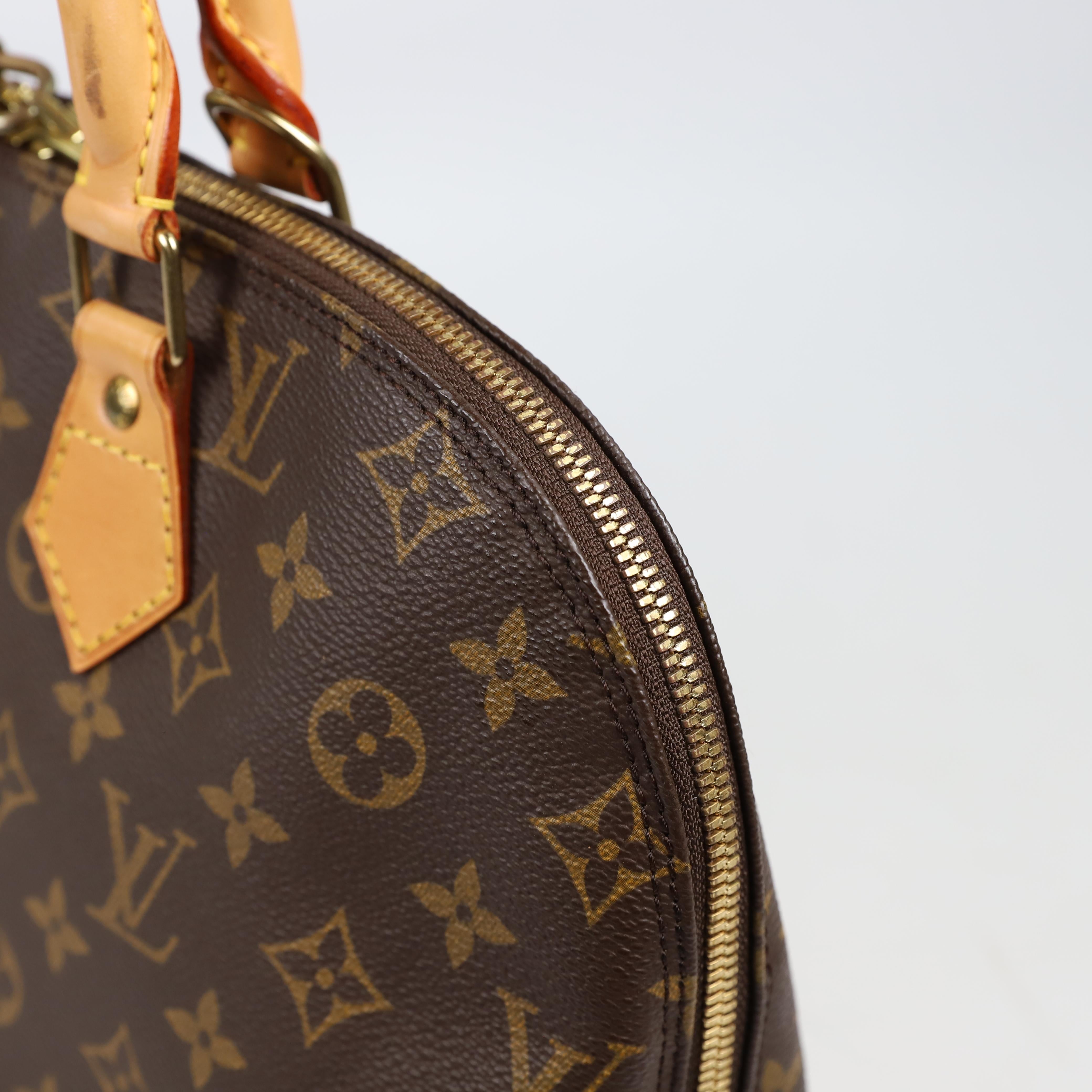 Louis Vuitton Alma leather handbag For Sale at 1stDibs
