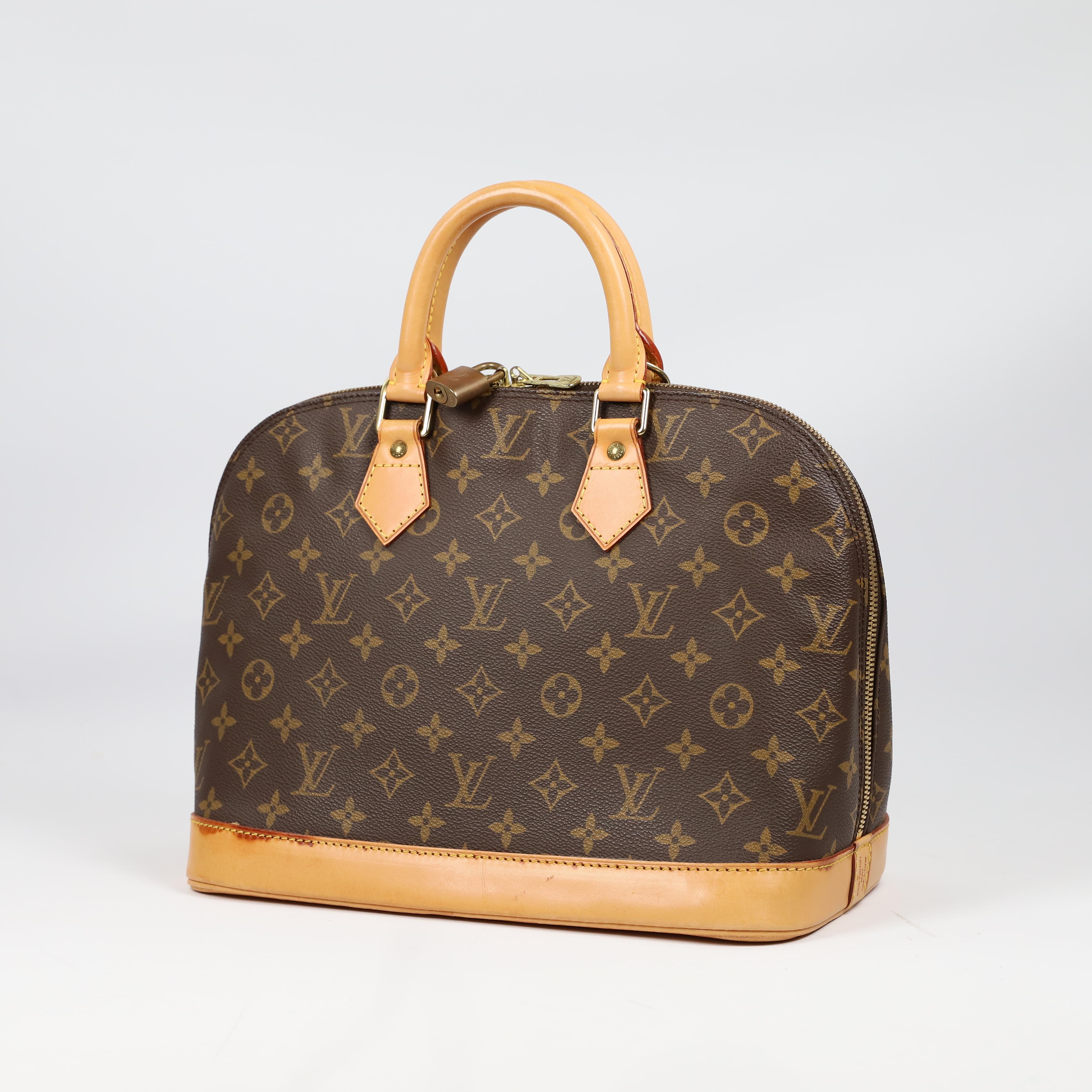 Louis Vuitton Alma leather handbag For Sale at 1stDibs