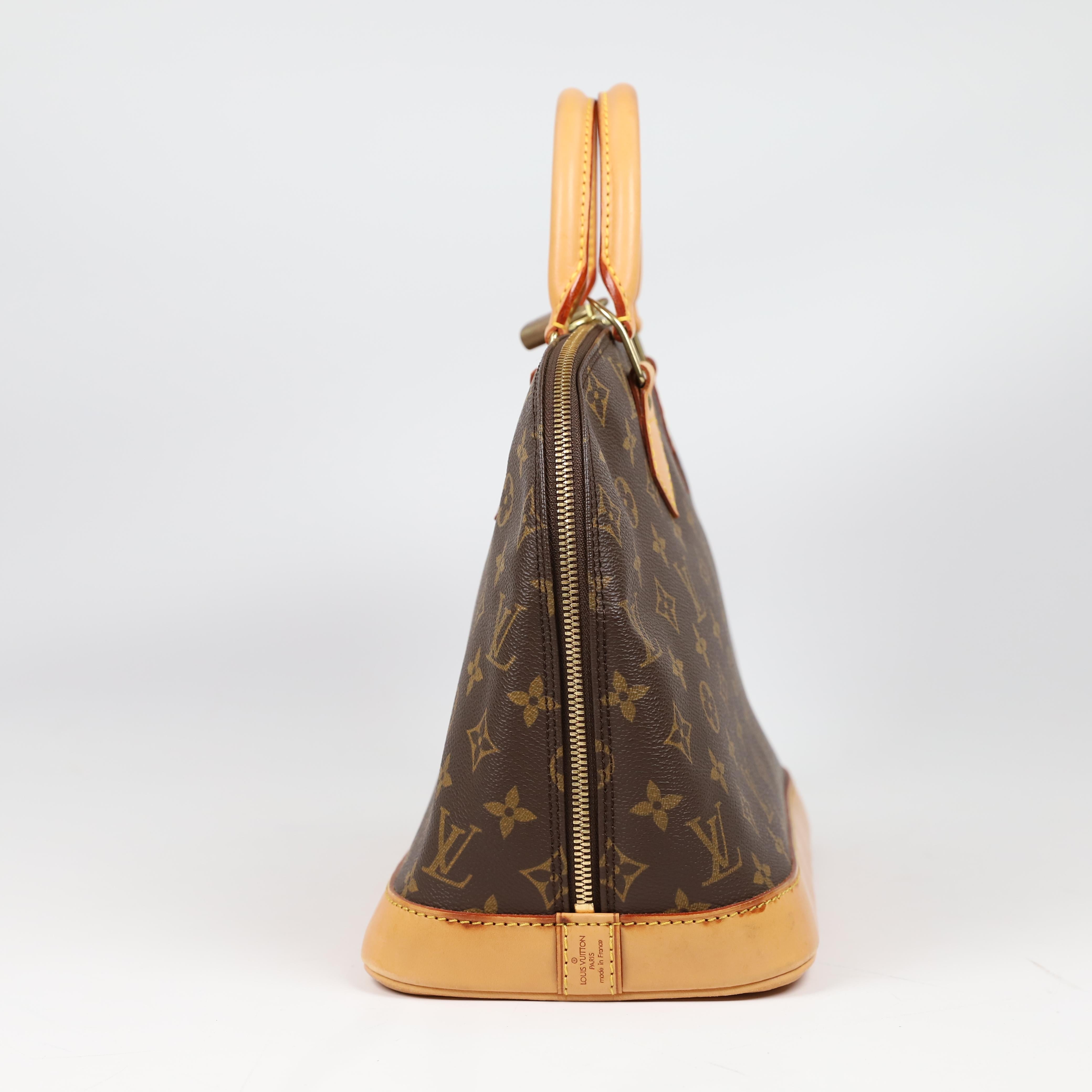 Louis Vuitton Alma leather handbag For Sale at 1stDibs