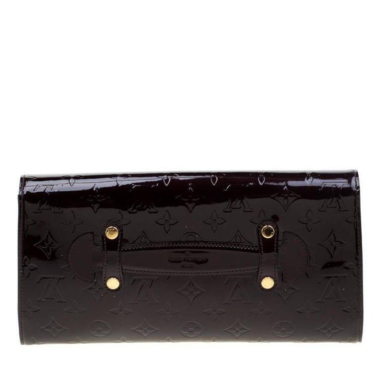 Louis Vuitton Amarante Monogram Vernis Robertson Clutch For Sale at 1stDibs