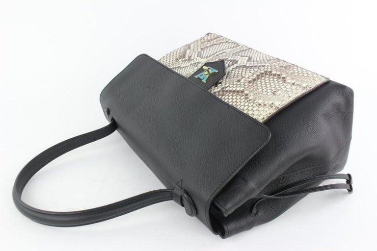 Louis Vuitton And Lockme Mm 1lz1023 Black Python Skin Leather Satchel ...