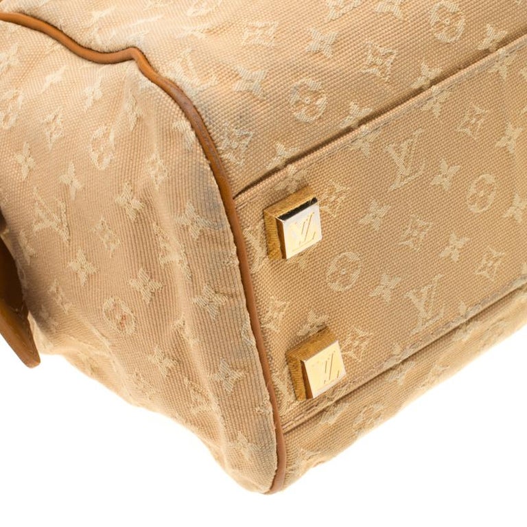 Louis Vuitton Beige Bag Smallpox | semashow.com