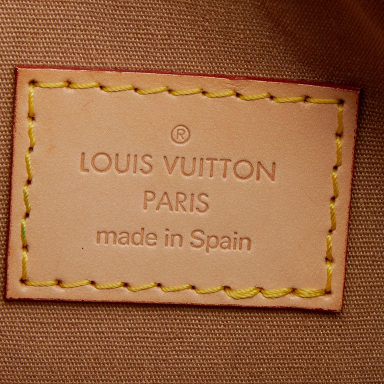 Louis Vuitton Beige Monogram Vernis Mallory Square Bag at 1stDibs