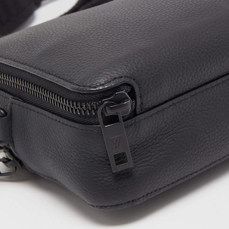 Louis Vuitton Black Leather Alpha Wearable Wallet For Sale at 1stDibs