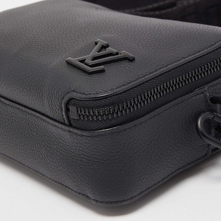 Louis Vuitton Black Leather Alpha Wearable Wallet For Sale at 1stDibs