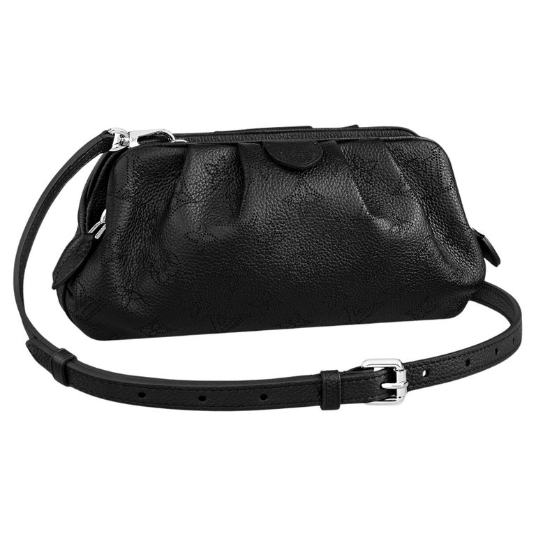 Louis Vuitton Black Mahina Calf Leather Scala Mini Pouch For Sale at ...