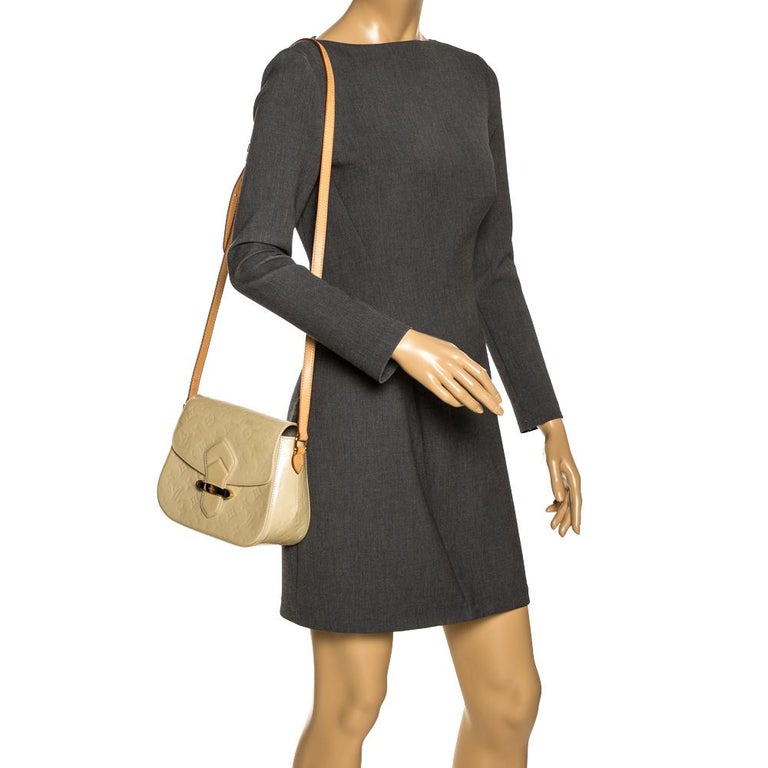 Louis Vuitton Blanc Corail Monogram Vernis Bellflower PM Bag at 1stDibs