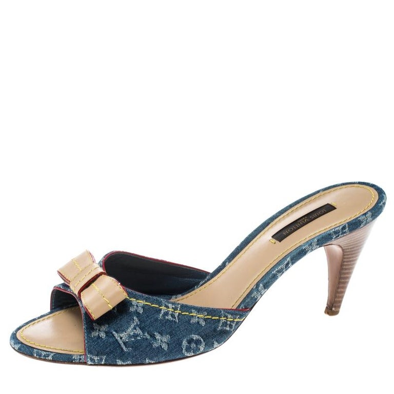 Louis Vuitton Blue Monogram Denim Bow Slides Size 40 For Sale at 1stDibs