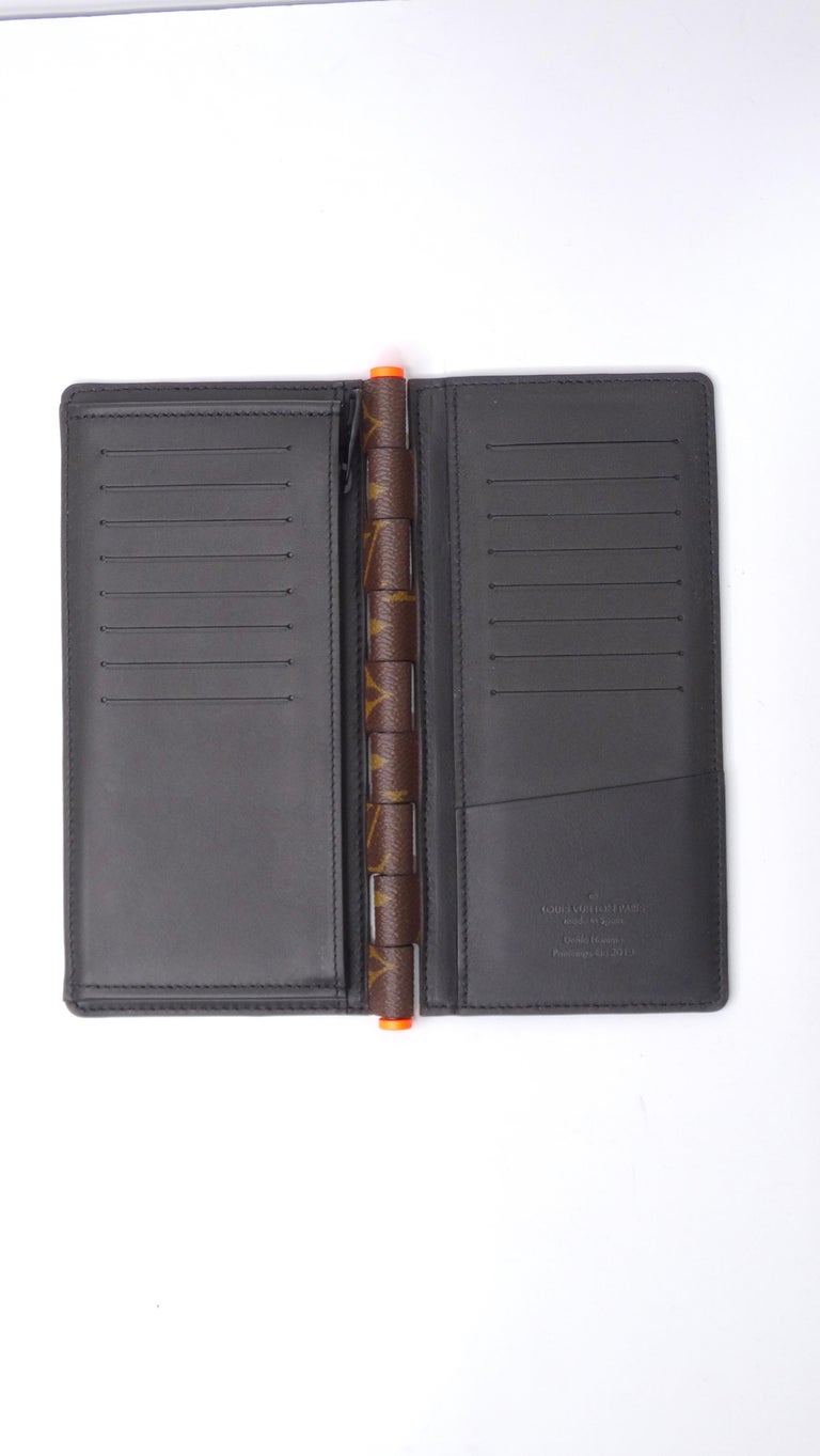 Louis Vuitton Brazza Hinge Monogram Wallet For Sale at 1stDibs