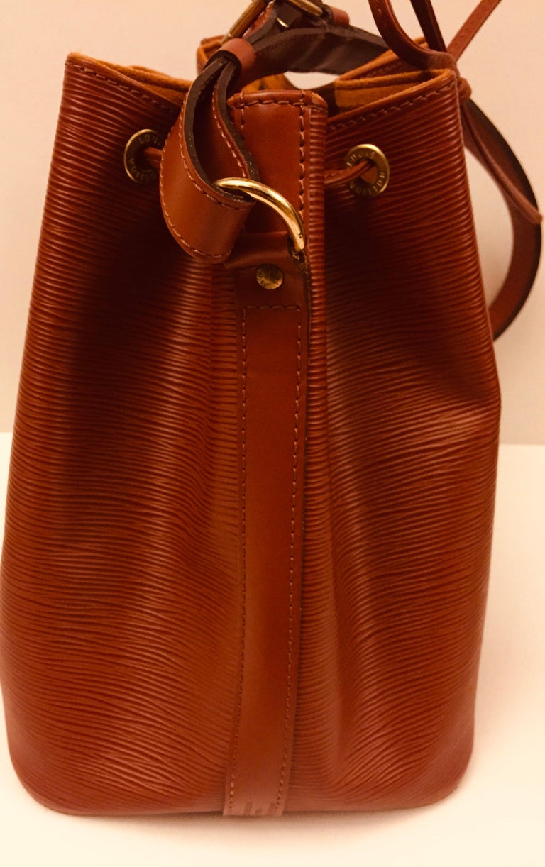 Louis Vuitton Brown Epi Bucket Drawstring Bag For Sale at 1stDibs | lv ...