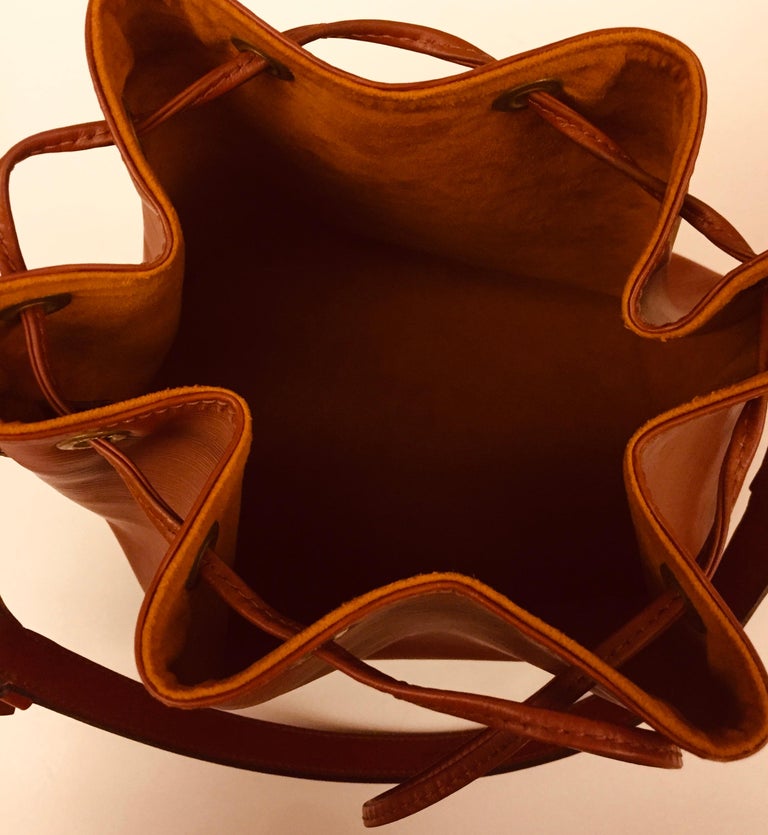 Louis Vuitton Brown Epi Bucket Drawstring Bag For Sale at 1stDibs