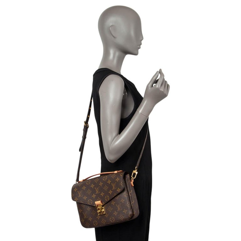 LOUIS VUITTON brown Monogram Canvas POCHETTE METIS Crossbody Bag at 1stDibs