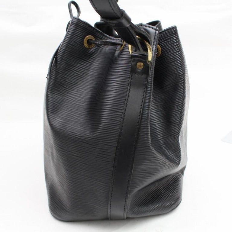 Louis Vuitton Bucket Petit Noe Drawstring 868454 Black Leather Shoulder ...