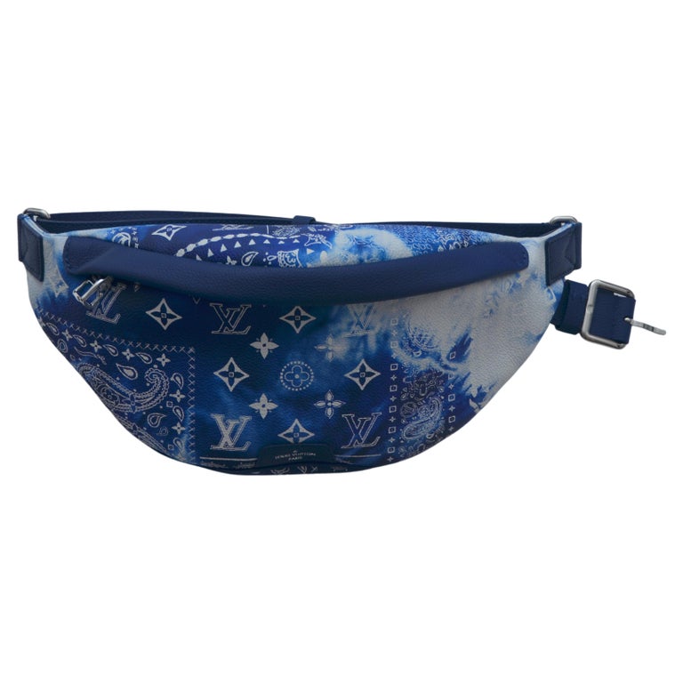 Louis Vuitton Bum Bag Discovery PM Monogram Bandana Bleached Blue NEW For Sale at 1stDibs