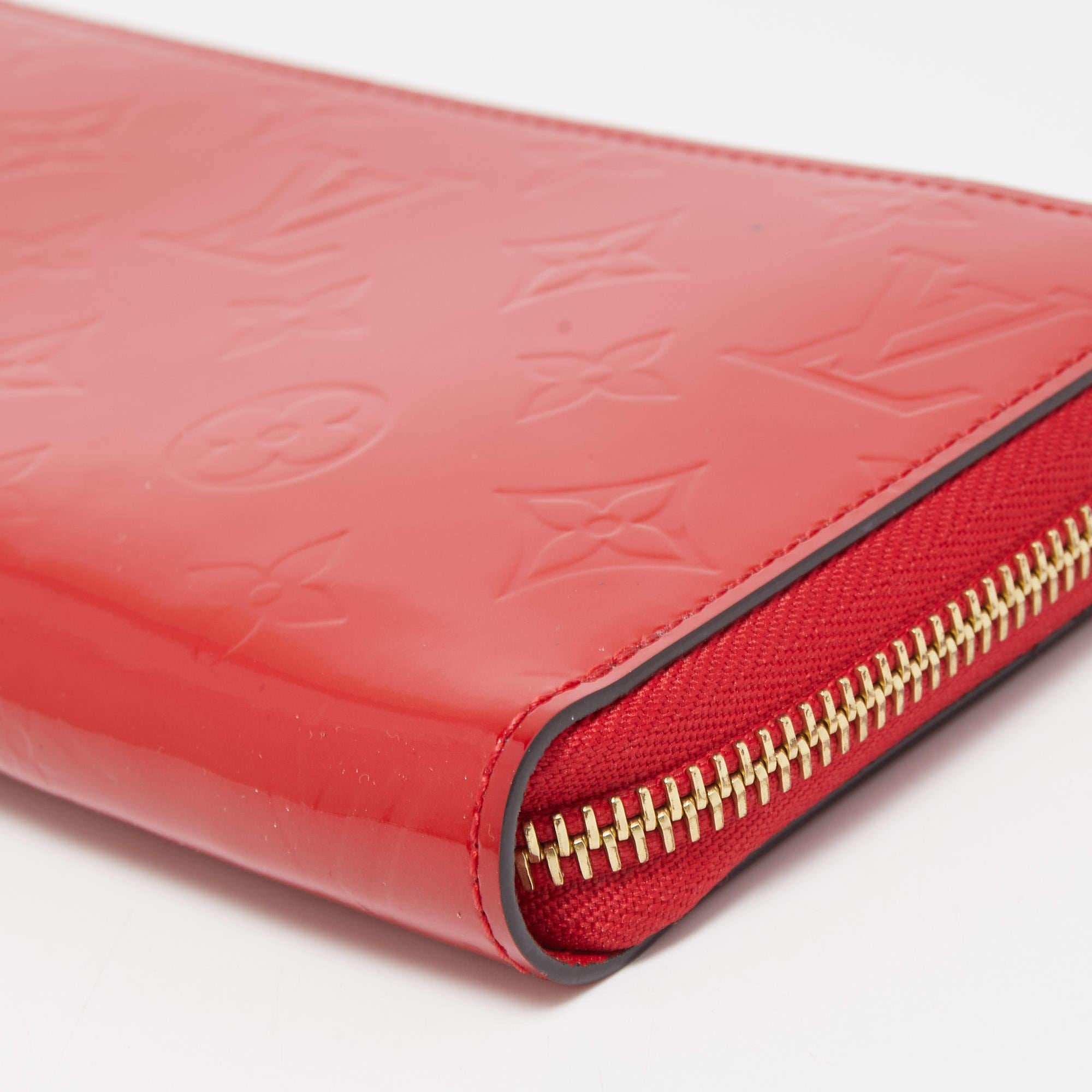 Louis Vuitton Cerise Monogram Vernis Zippy Wallet For Sale at 1stDibs